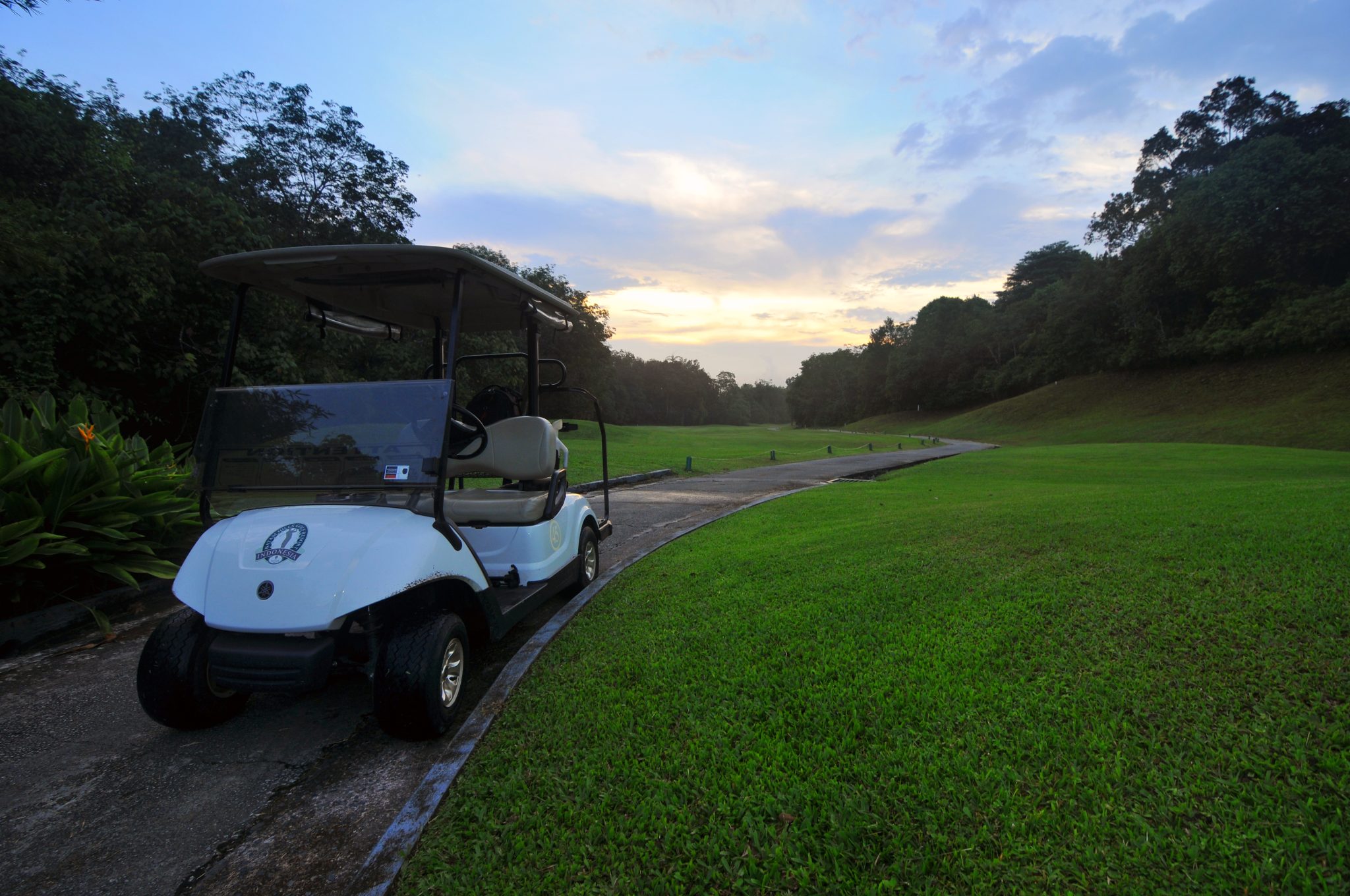 BATAM HILLS GOLF RESORT - Elevate Every Round at Batam Hills